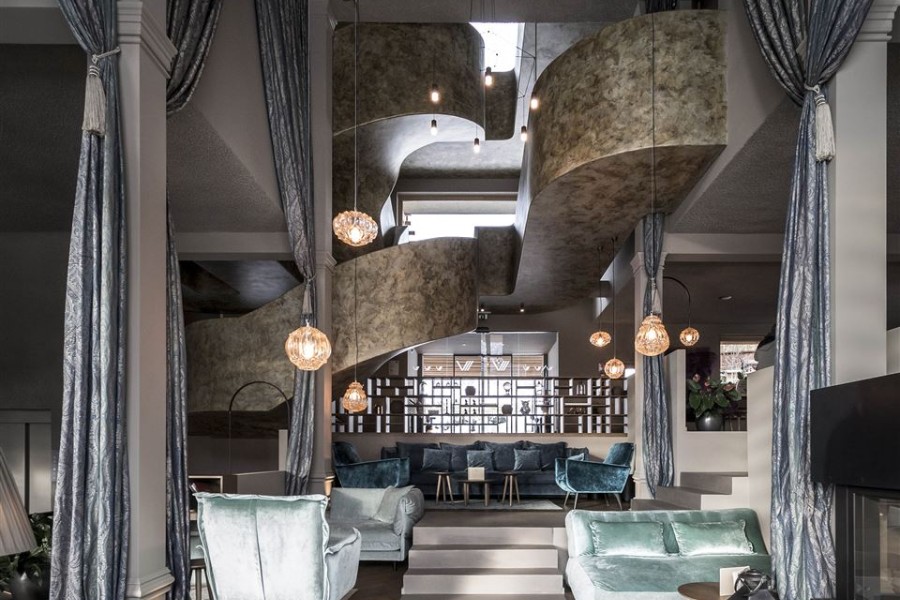 How to illuminate a hotel lobby: 5 tips for an effective reception