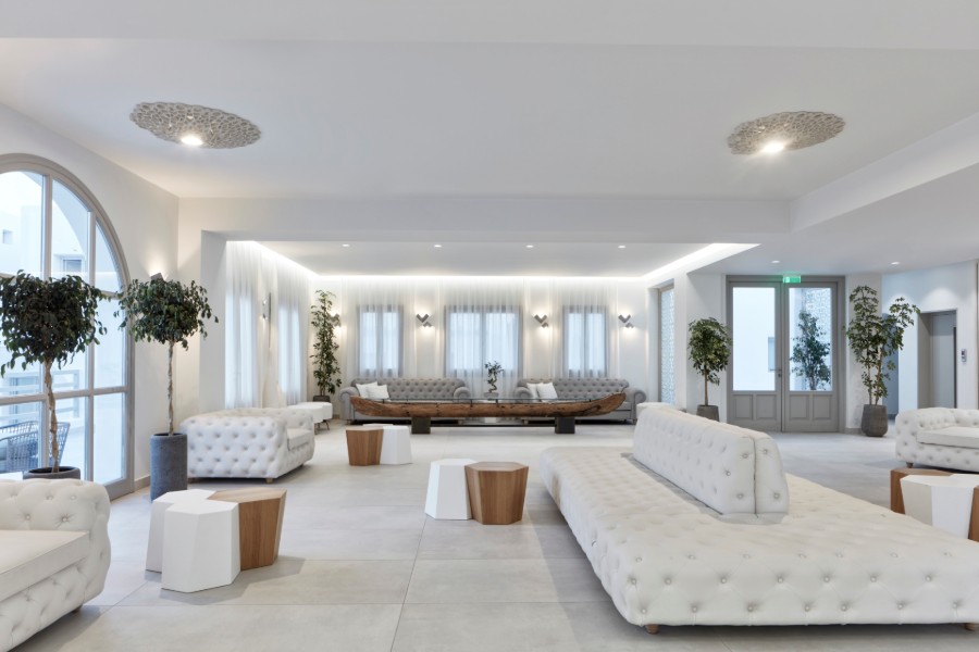 How to illuminate a hotel lobby: 5 tips for an effective reception