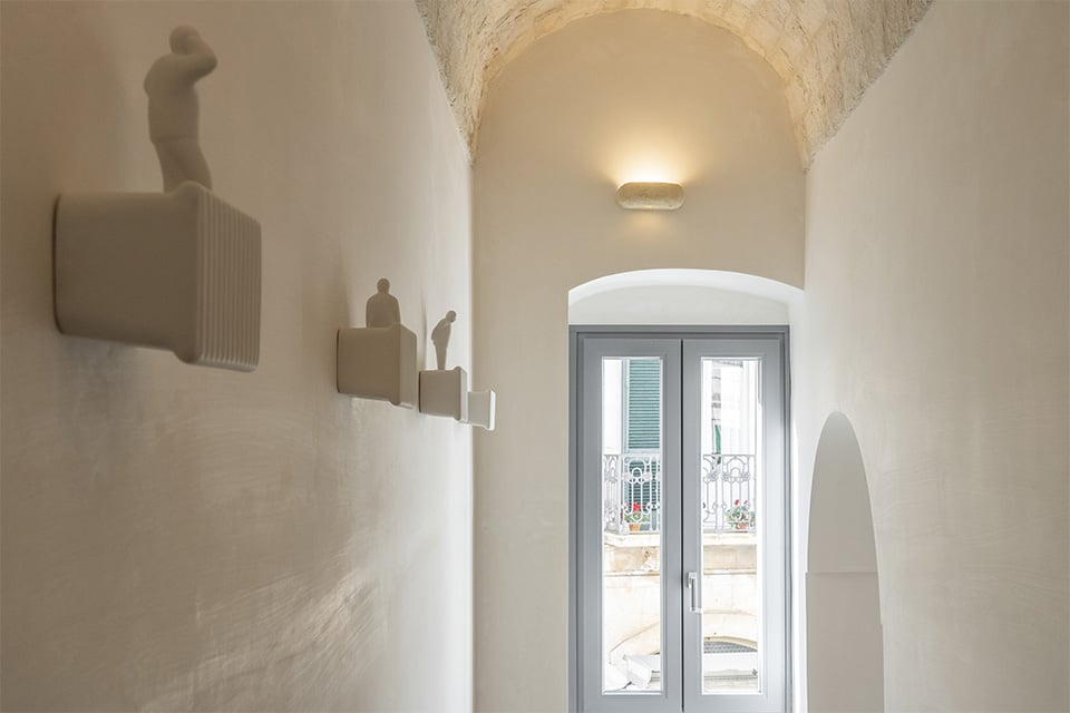 Here are 5 methods to determine the ideal height for wall lamps.