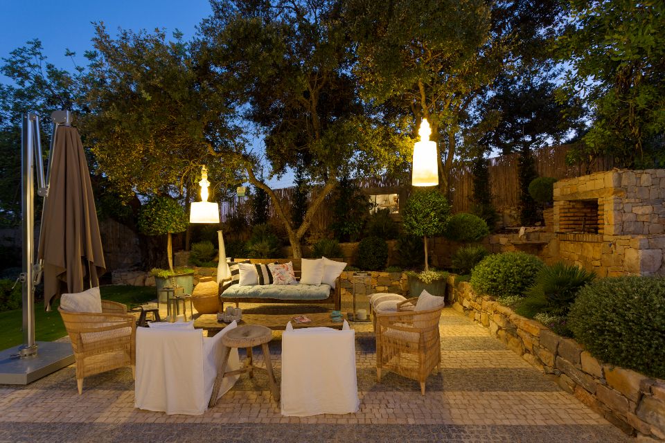 Designer outdoor lighting store