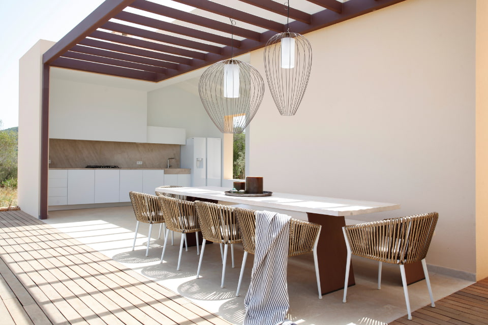 How to illuminate the veranda: ideas and tips