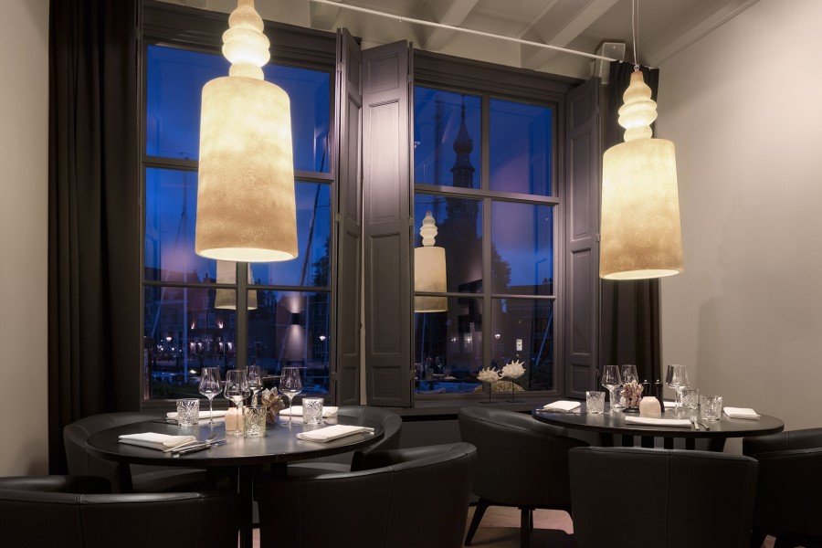 Illuminating a restaurant table: different types of lamps and performances