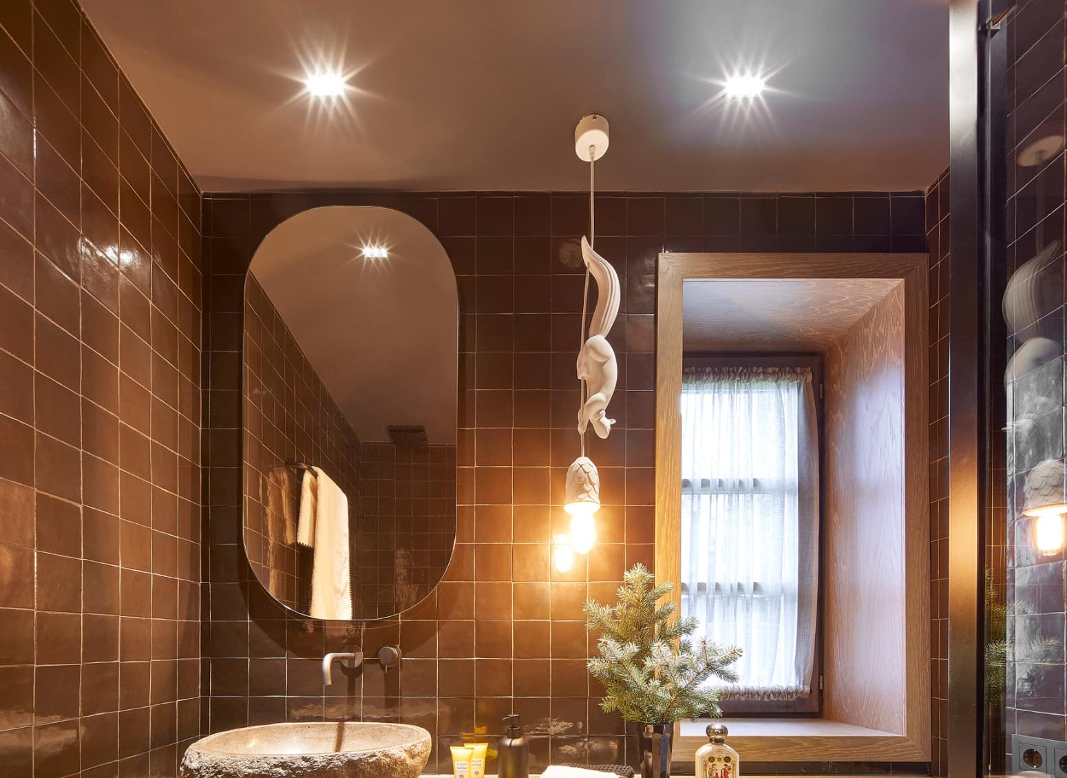 Idee illuminazione bagno: 5 proposte di lampade di design